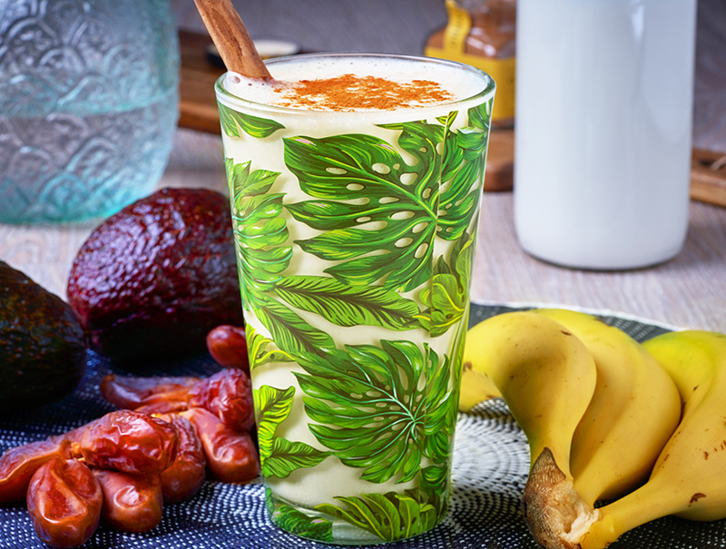 BANANE, CANNELLE, DATTES ET CHIA SHAKE | Create Recipes | Recettes à ...